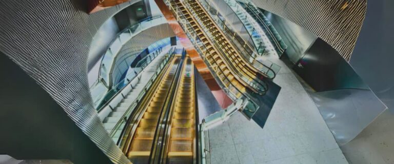 How to Get On and Off an Escalator - Visiting Australia